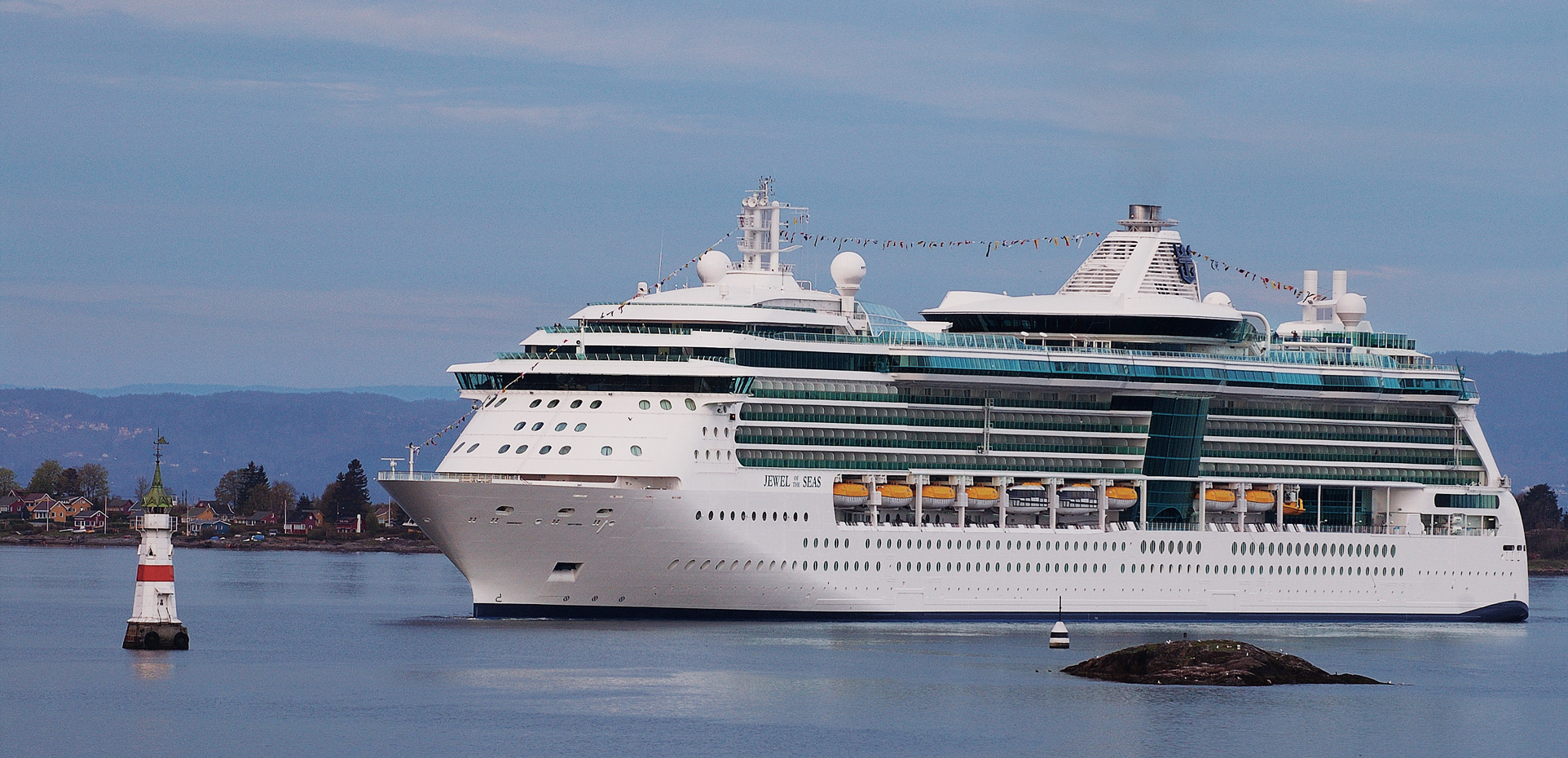 Jewel of the Seas | Photos, cabins, itineraries and deals | Cruisetopic ...